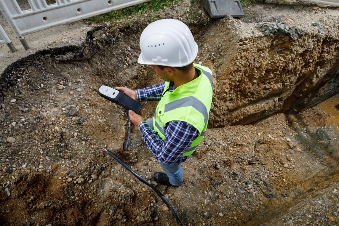 Accurate orthometric heights from Leica Zeno Smart Antennas in ArcGIS ...